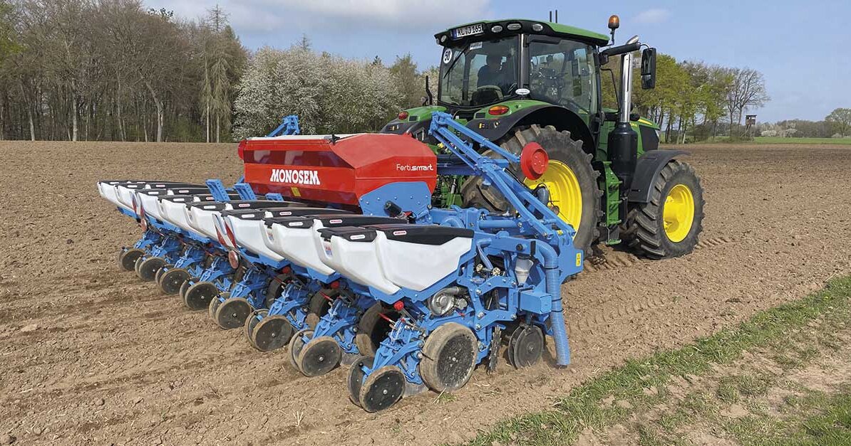 Test Monosem 8-row precision planter ValoTerra Ultimate with ASG